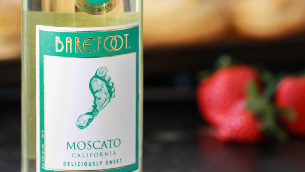 Barefoot Moscato Strawberry Shortcakes | Barefoot Wine & Bubbly